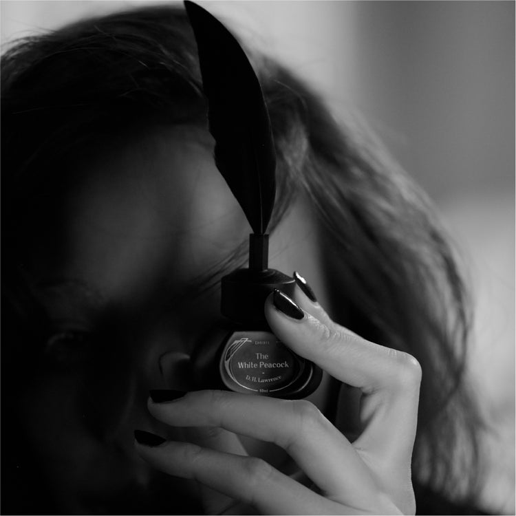 DH1911 白孔雀【イージージェル】 – et seq.（エセク）羽根ペンネイルポリッシュ